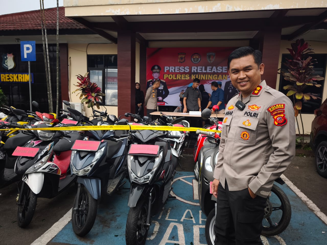 Motor Hilang? Buruan Ke Polres Kuningan! 13 Motor Curian Diamankan Usai Jaringan Curas - Penadah ...