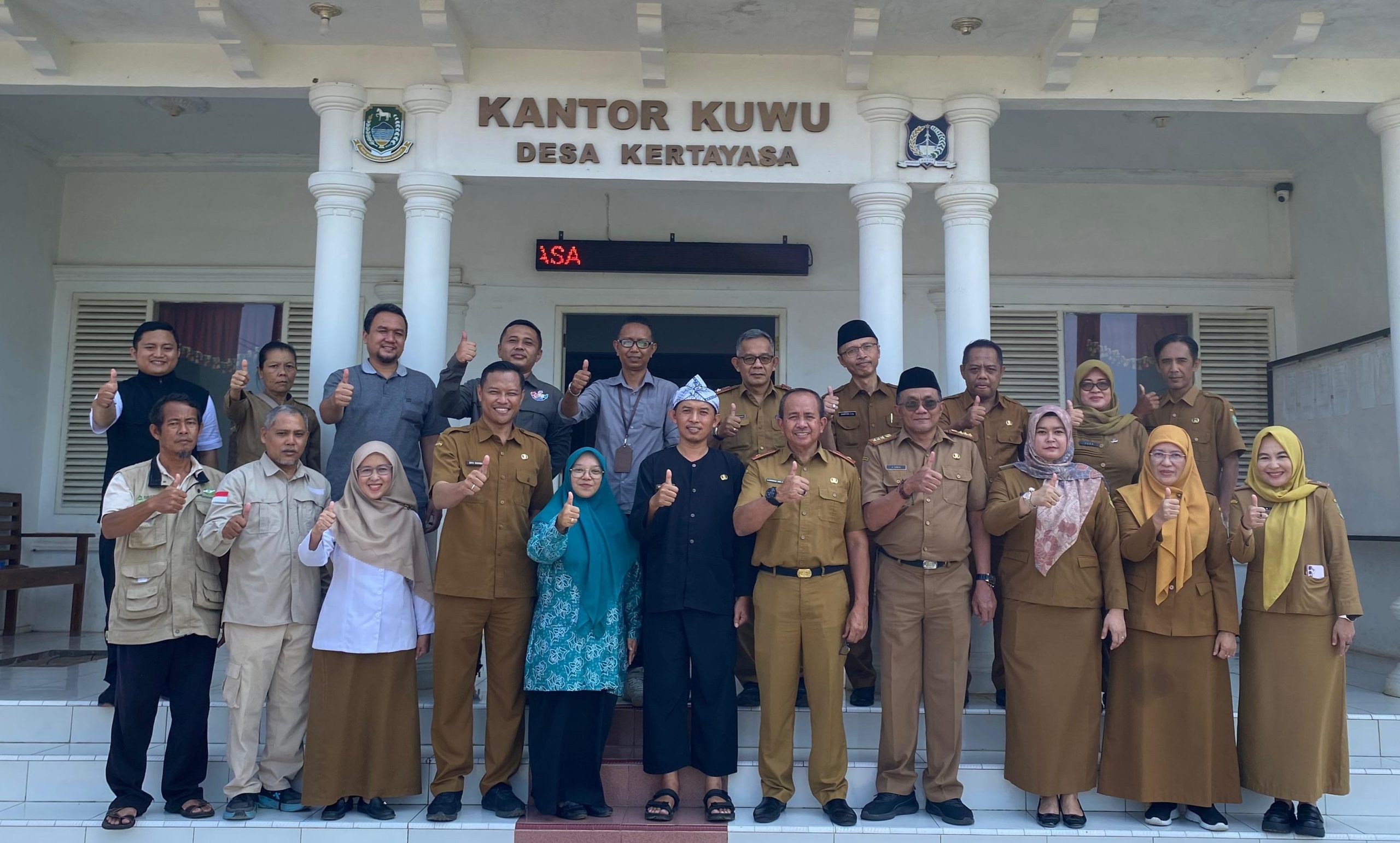 Menuju 6 Besar Nasional, Desa Kertayasa Berhasil Kelola Sampah - Cikalpedia