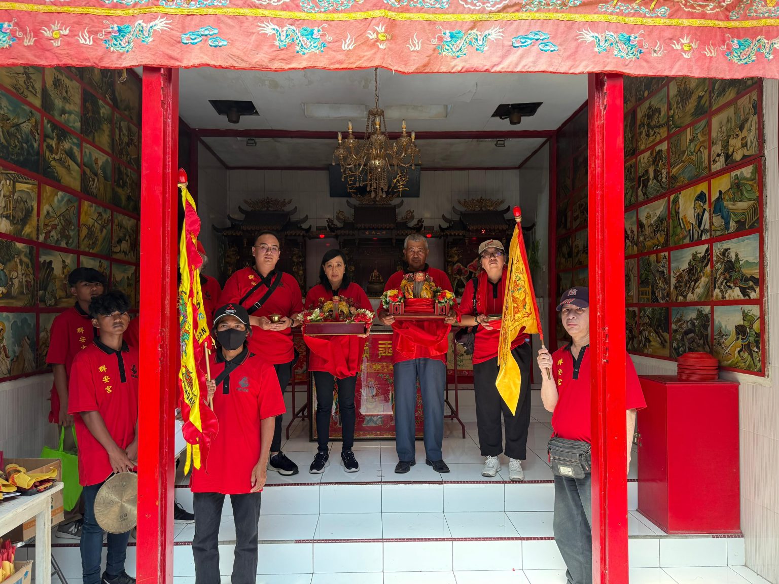Menjaga Tradisi, Kuningan Bawa Kongco Dewa Bumi ke Kirab Budaya Di ...