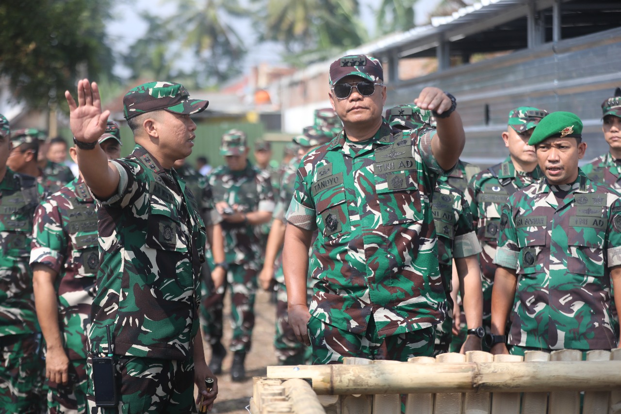 Wakasad Tinjau Lahan Yonif TP 839/Satria Abyakta di Kuningan, Soroti ...