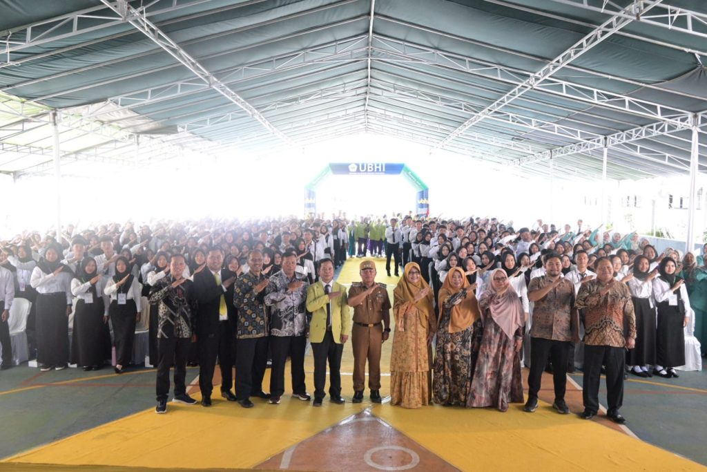 Pesan Keras Bupati Kuningan untuk Mahasiswa Baru UBHI - Cikalpedia